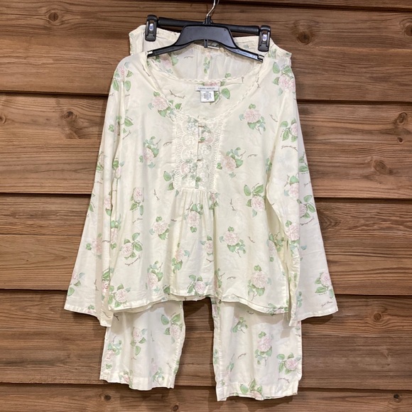 Laura Ashley | Intimates & Sleepwear | Laura Ashley Floral Cottagecore ...